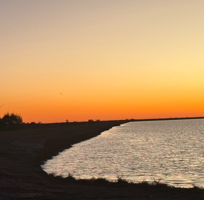 A Mini Mindful Moment Walking Along a Dam Bank – The Poetic Life 2.0